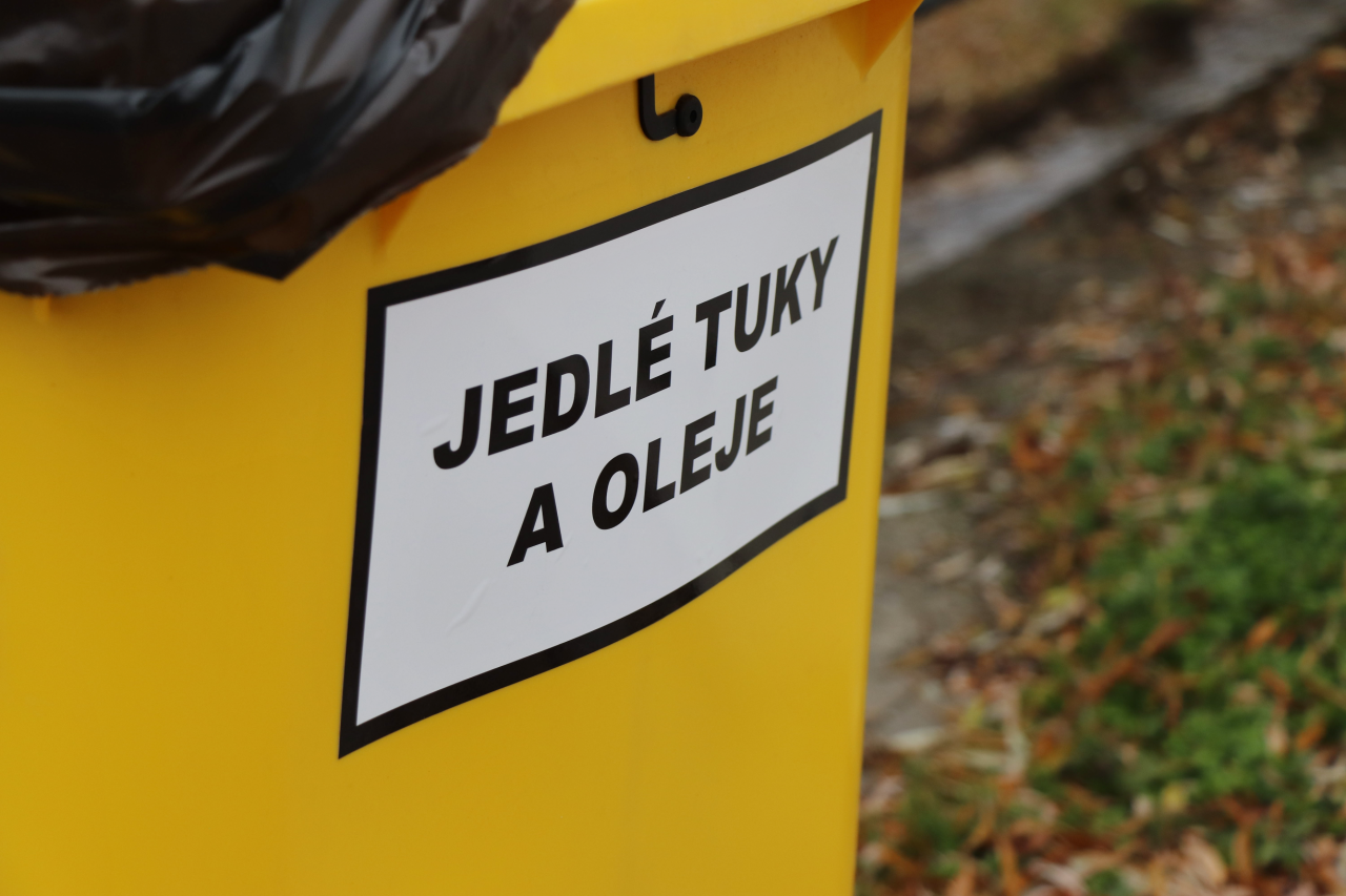 Aktuality - V meste pribudli nové zberné nádoby na jedlé tuky a oleje ... Aktuality - V meste pribudli nové zberné nádoby na jedlé tuky a oleje ...